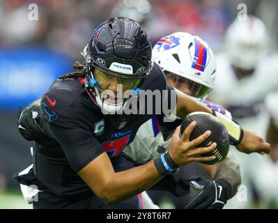 Buffalo Bills defensive tackle DaQuan Jones (92) runs a drill during ...