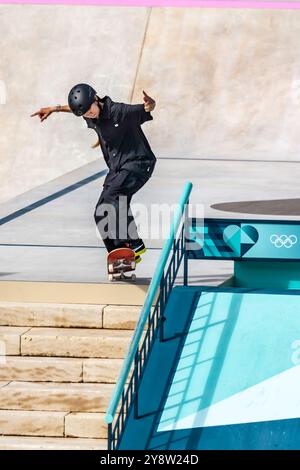 Liz Akama (JPN) competes in the Skateboarding Street W Finals 2024 ...
