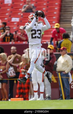 Cleveland Browns cornerback Martin Emerson Jr. (1) participates in a ...