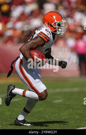 Cleveland Browns running back Pierre Strong Jr. (20) runs a route ...