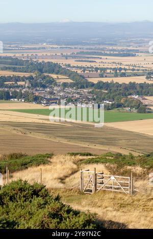 Newtyle village and Angus rural landscape from Kinpurney Hill, Angus ...
