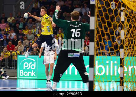 David MORE (Rhein-Neckar-Loewen, #15) erzielt ein Tor, Aktion, Torwurf ...