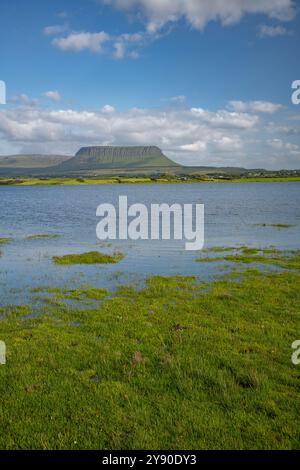 Picturesque View of Ben Bulben from Streedagh Beach with lush ...