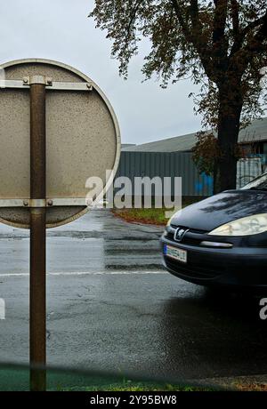 traffic management and road signs, visual information and warnings in ...