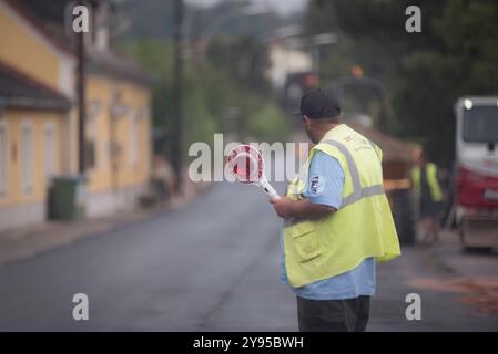 traffic management and road signs, visual information and warnings in ...