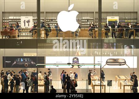 Taikoo Li Chengdu Apple Store, Chengdu, Sichuan Province, China Stock ...