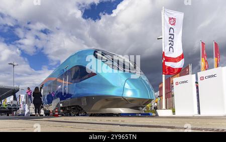 CINOVA H2 New Energy Intercity Train, train from the Chinese ...
