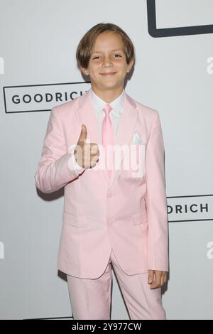 Los Angeles, USA. 08th Oct, 2010. Armie Hammer; Elizabeth Chambers 100 ...