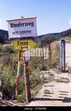 The border crossing between East and West Germany in 1990 Stock Photo ...