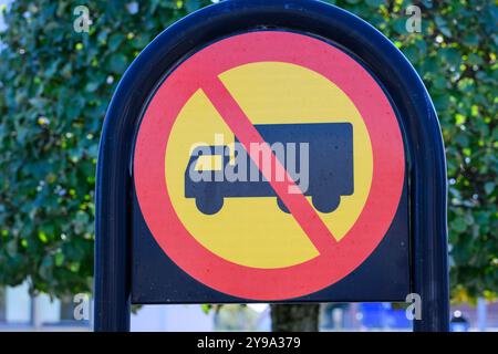 traffic management and road signs, visual information and warnings in ...