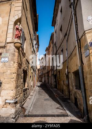 Back streets of Aix en Provence, France Stock Photo - Alamy