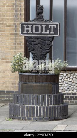 Market town name sign at Holt, Norfolk, England, UK Stock Photo - Alamy
