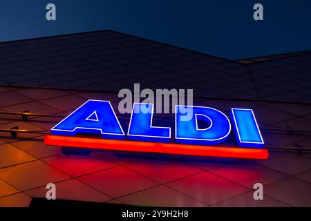 Aldi logo supermarket Aldi store sign Germany Stock Photo - Alamy