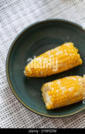 boiled corn with salt Stock Photo - Alamy