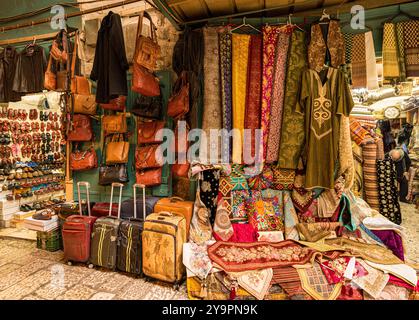The Arabic suq in the historic old city of Jerusalem, Israel., Middle ...