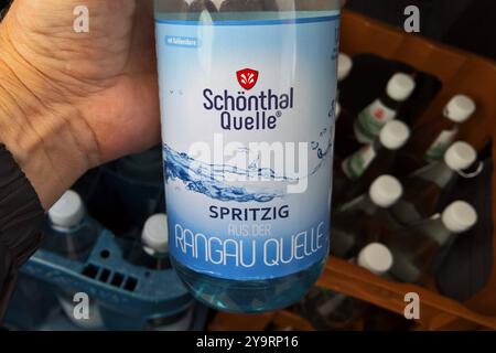 Schönthal Quelle aus der Rangau Quelle, Mineralwasser der Bad ...
