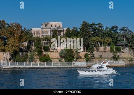 The Beykoz Mecidiye Pavilion in Istanbul, Turkey Stock Photo - Alamy