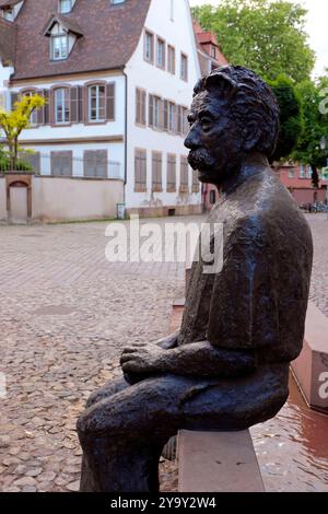Sculpture Albert Schweitzer at Place Saint-Thomas, by Simone Mayon ...