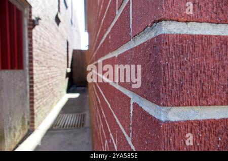 Blocked alley with brick wall and window Stock Photo - Alamy