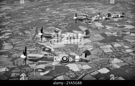 Aircraft Supermarine Spitfires In Formation Duxfor Stock Photo - Alamy