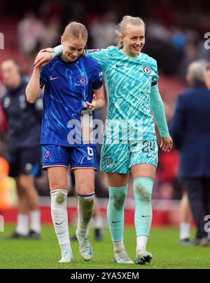 Hannah Hampton, of Chelsea Women, and Sjoeke Nusken, of Chelsea Women ...