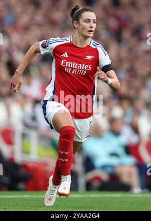 Emily Fox (Arsenal 2) during the Women's Super League game between ...