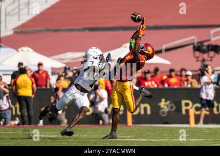 Penn State cornerback Zion Tracy (7) tackles Oregon running back Dierre ...