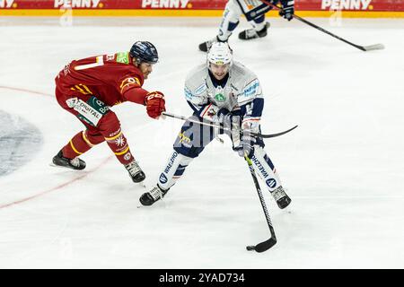 Maciej Rutkowski (Iserlohn Roosters, #12) Jake Virtanen (Iserlohn ...
