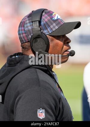 Denver Broncos defensive coordinator Vance Joseph, left, confers with ...