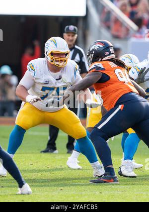 Los Angeles Chargers center Bradley Bozeman (75) prepares to snap the ball during the second ...