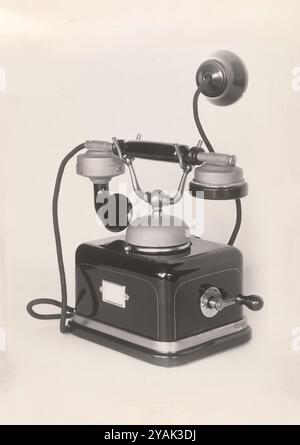 Vintage Swiss automatic desk telephone, model 1929 (Hasler). Bern ...