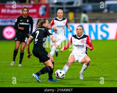Lisa Karl (SC Freiburg, 2) im Zweikampf mit Lydia Andrade (1. FC K?ln ...
