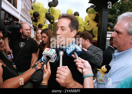 Jerry Seinfeld makes a stop in Philadelphia on September 28, 2007 to ...