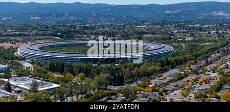 Aerial View of Apple Park Campus in Cupertino, California Stock Photo ...