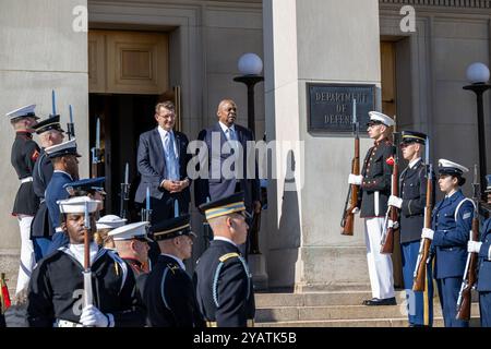 Defense Minister Troels Lund Poulsen, second from left, and Vice ...