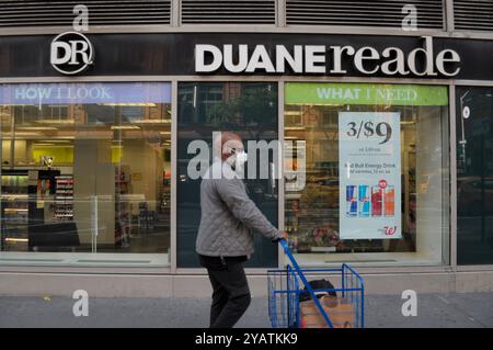 A Duane Reade is seen in Manhattan, New York City Stock Photo - Alamy