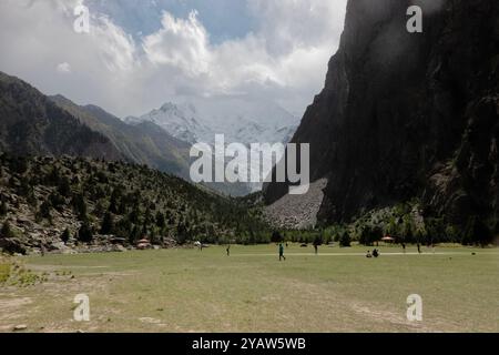 World's highest cricket ground under Rakaposhi, Pissan, Minapin, Nagar ...