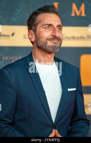 Tim Seyfi bei der Premiere des Kinofilms Hagen - Im Tal der Nibelungen ...