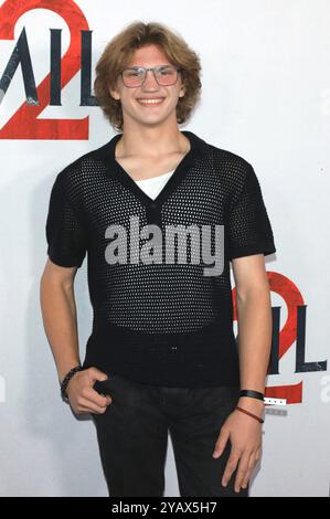 Mason McNulty bei der Premiere des Kinofilms Off The Line im Regal LA Live. Los Angeles, 08.05. ...