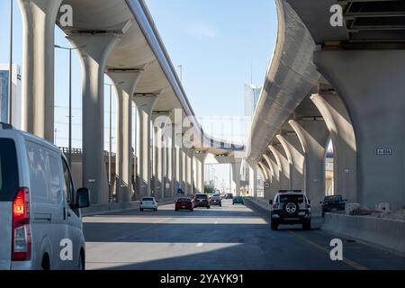 Street picture of Riyadh, Olaya street roads and traffic Stock Photo ...