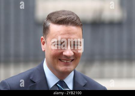 Health Secretary Wes Streeting leaving after a Cabinet meeting in ...