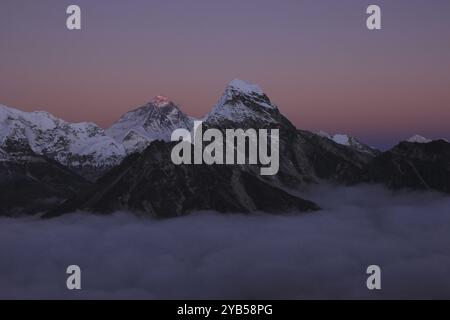 Pink sky over Mount Everest at sunset, Nepal Stock Photo - Alamy