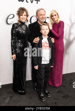 Judith Light, Rosie Perez, Jacobi Jupe, Billy Crystal, Maria Dizzia ...