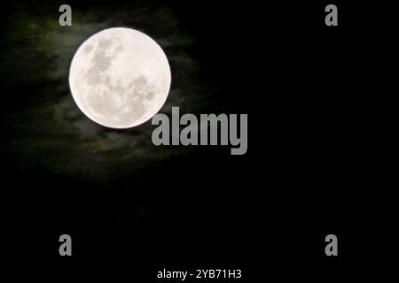 October 2024 Lunar calendar, Moon cycles, Moon Phases Stock Photo - Alamy
