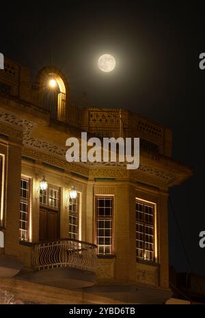 A full Hunter's moon rises behind the Washington Monument, in ...