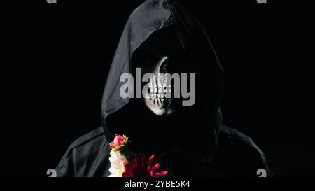 Sugar skull mask with flowers for Day of the Dead Stock Photo - Alamy