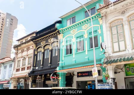 Desker Rd shophouses, Little India district Singapore Stock Photo - Alamy