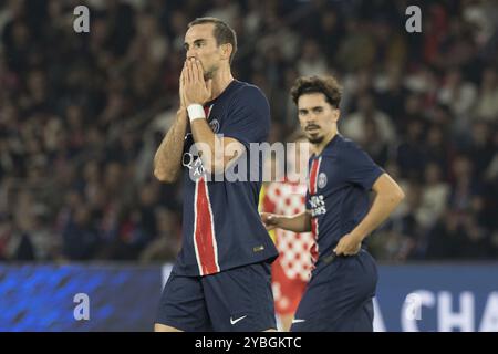 Fabian Ruiz (8) of Paris Saint-Germain controls the ball during FIFA ...