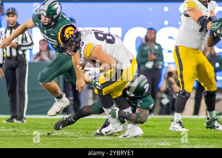 Iowa tight end Luke Lachey participates in a drill at the NFL football ...