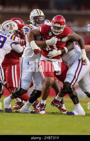 LSU offensive lineman Miles Frazier runs a drill at the NFL football ...